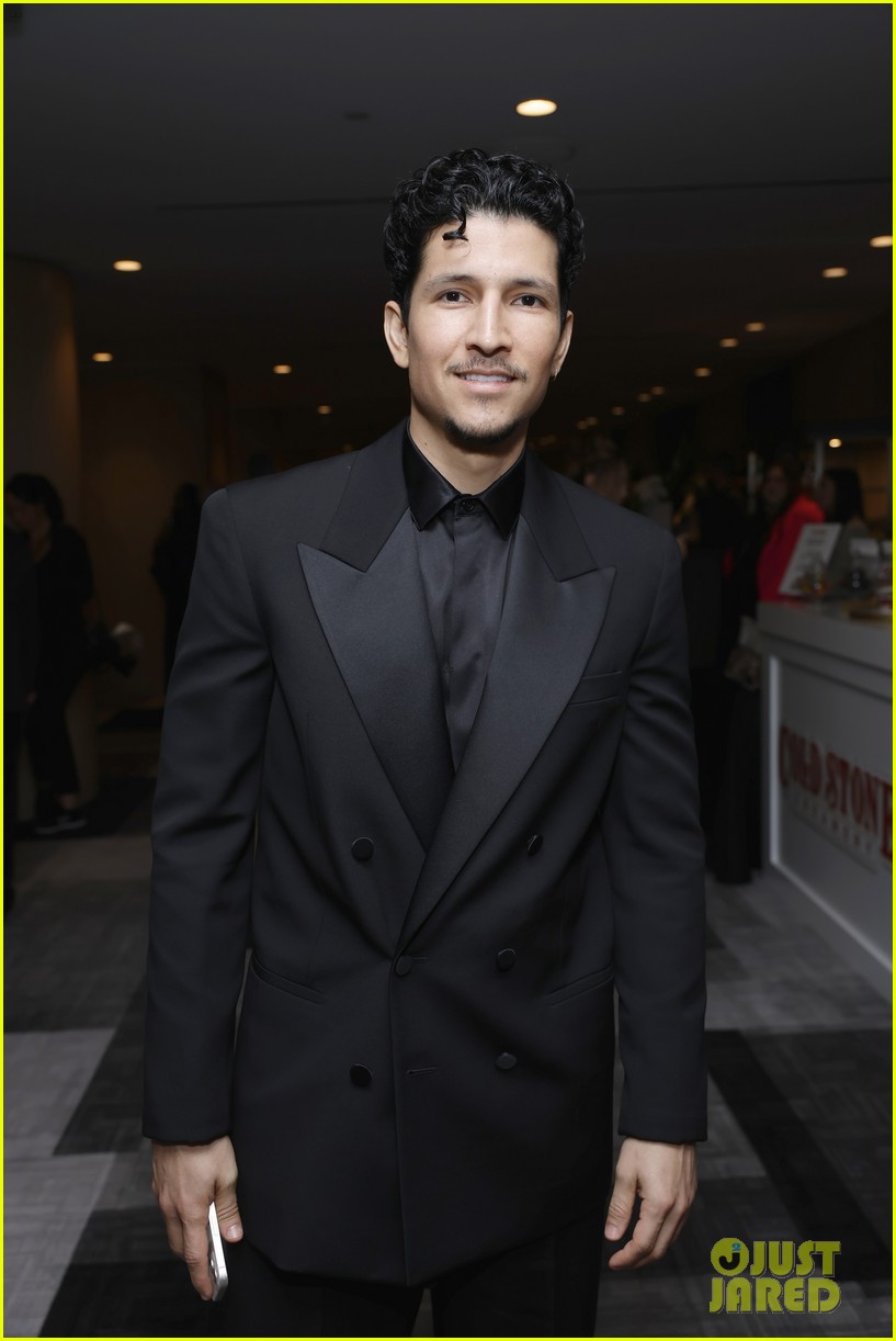 Miles Teller & Glen Powell Suit Up Sharp For Critics Choice Awards 2023 ...