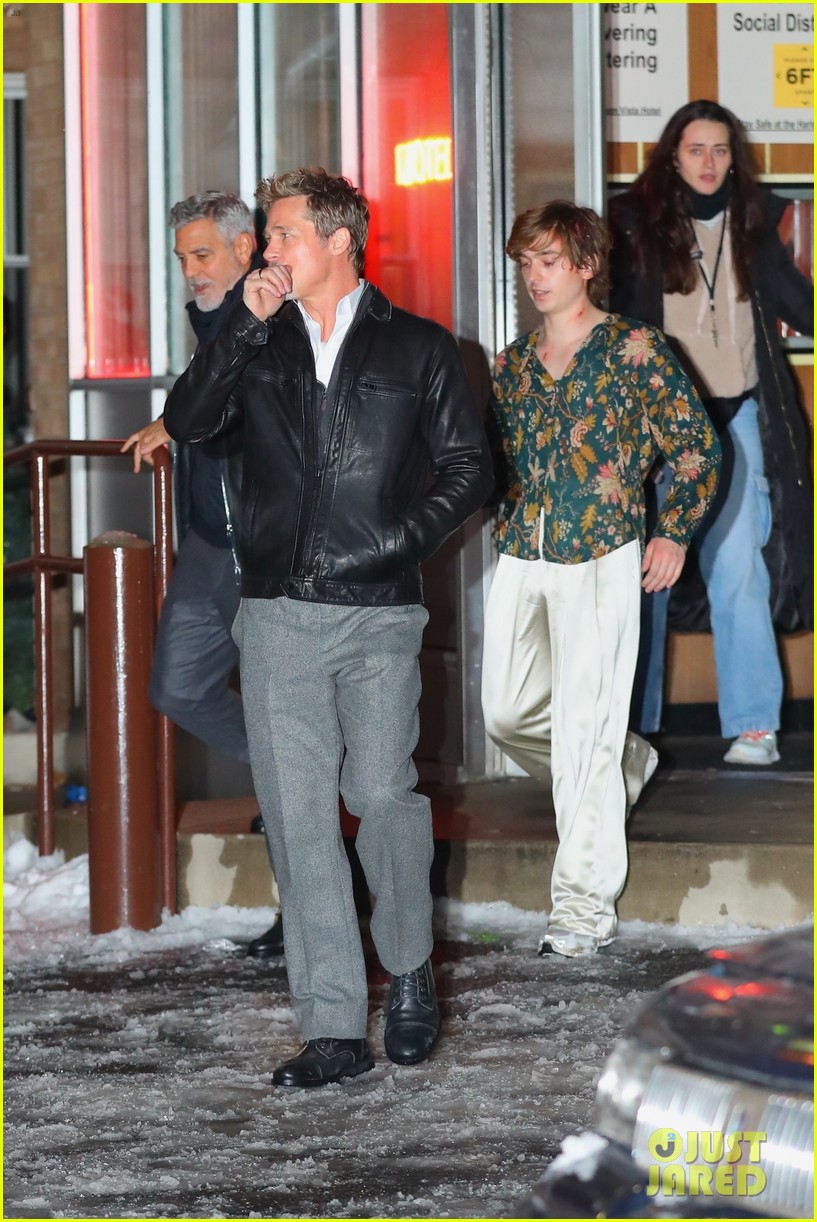 Brad Pitt & George Clooney Film Scenes for Their New Apple Thriller in NYC: Photo 4884916 | Brad ...