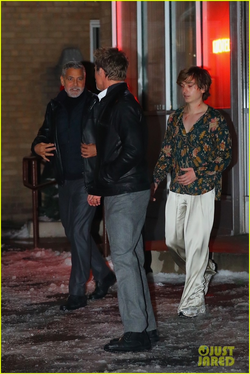 Brad Pitt & George Clooney Film Scenes for Their New Apple Thriller in NYC: Photo 4884917 | Brad ...