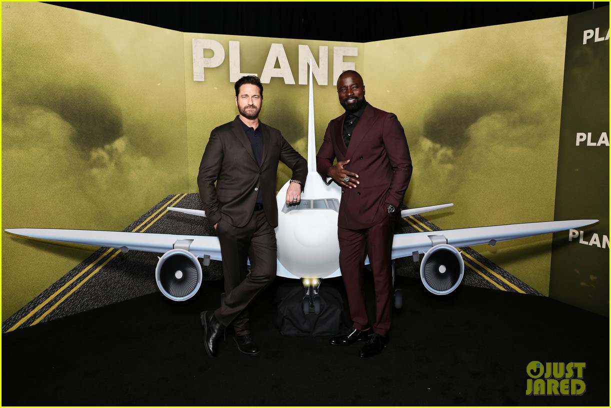 Gerard Butler & Morgan Brown Attend 'Plane' Screening: Photo 4880279 ...