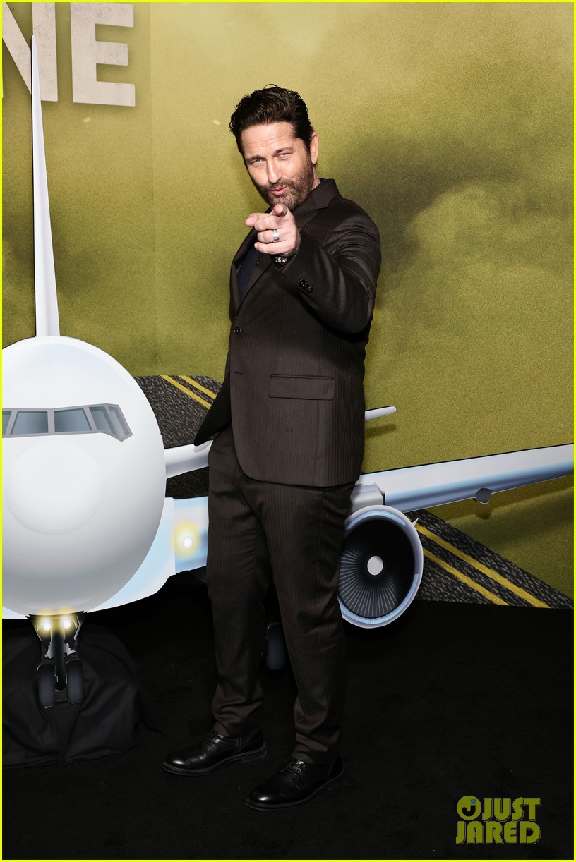 Gerard Butler & Morgan Brown Attend 'Plane' Screening: Photo 4880283 ...