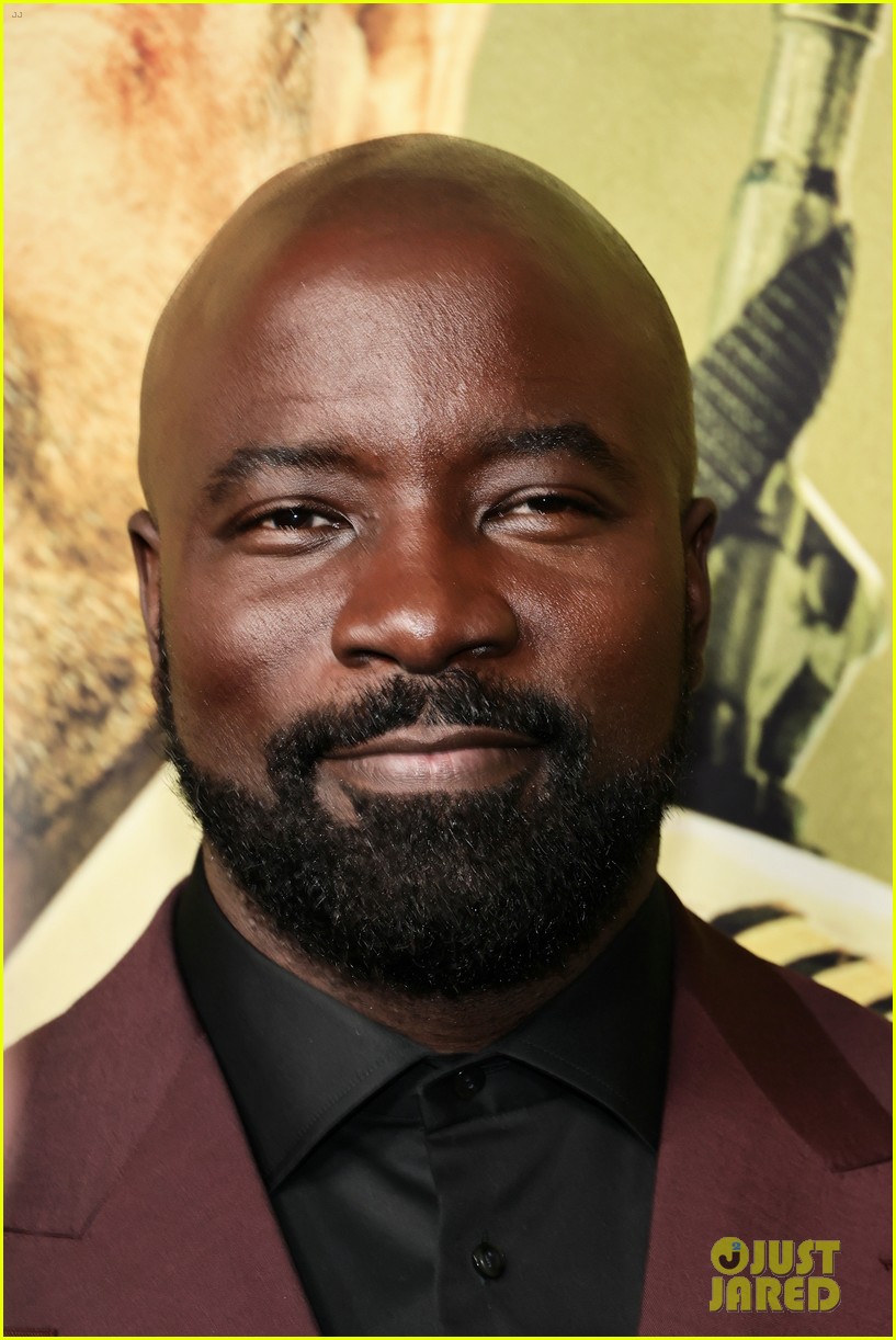 Photo: gerard butler morgan brown plane screening 27 | Photo 4880291 ...