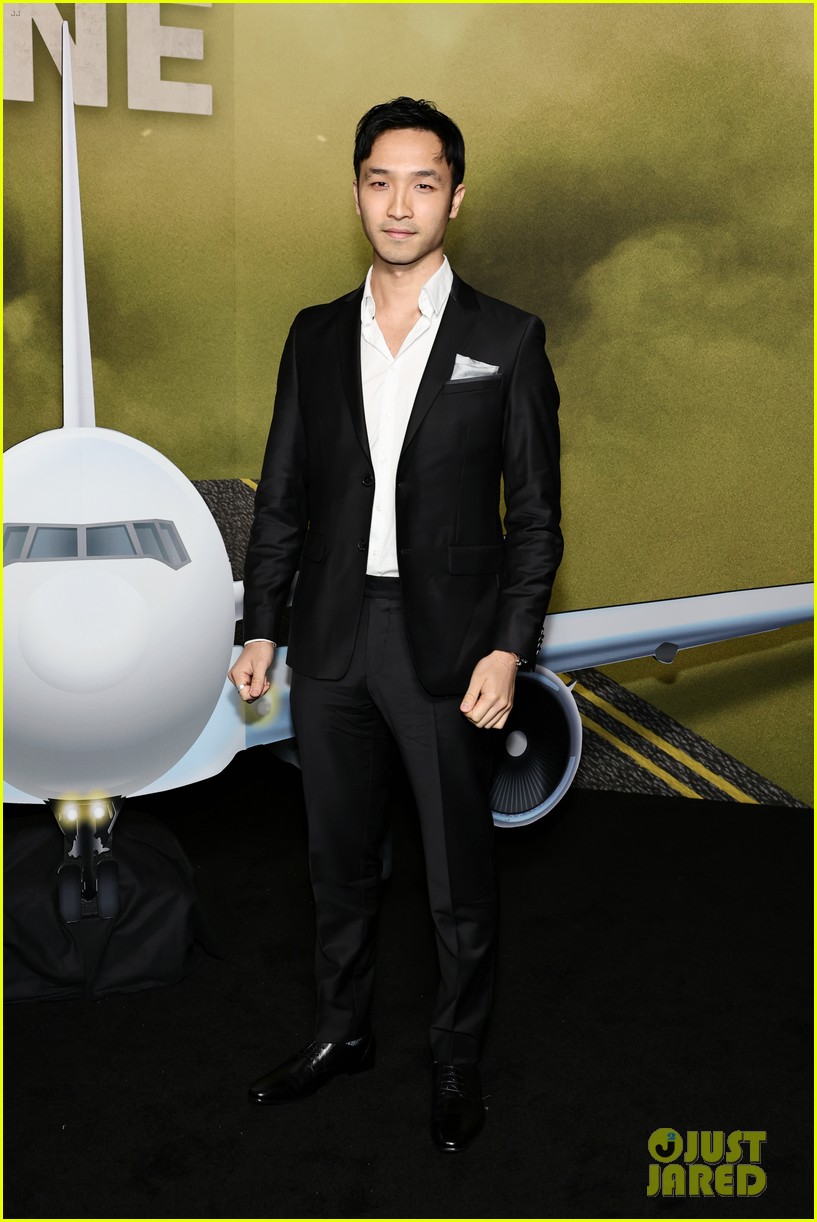 Gerard Butler & Morgan Brown Attend 'Plane' Screening: Photo 4880292 ...