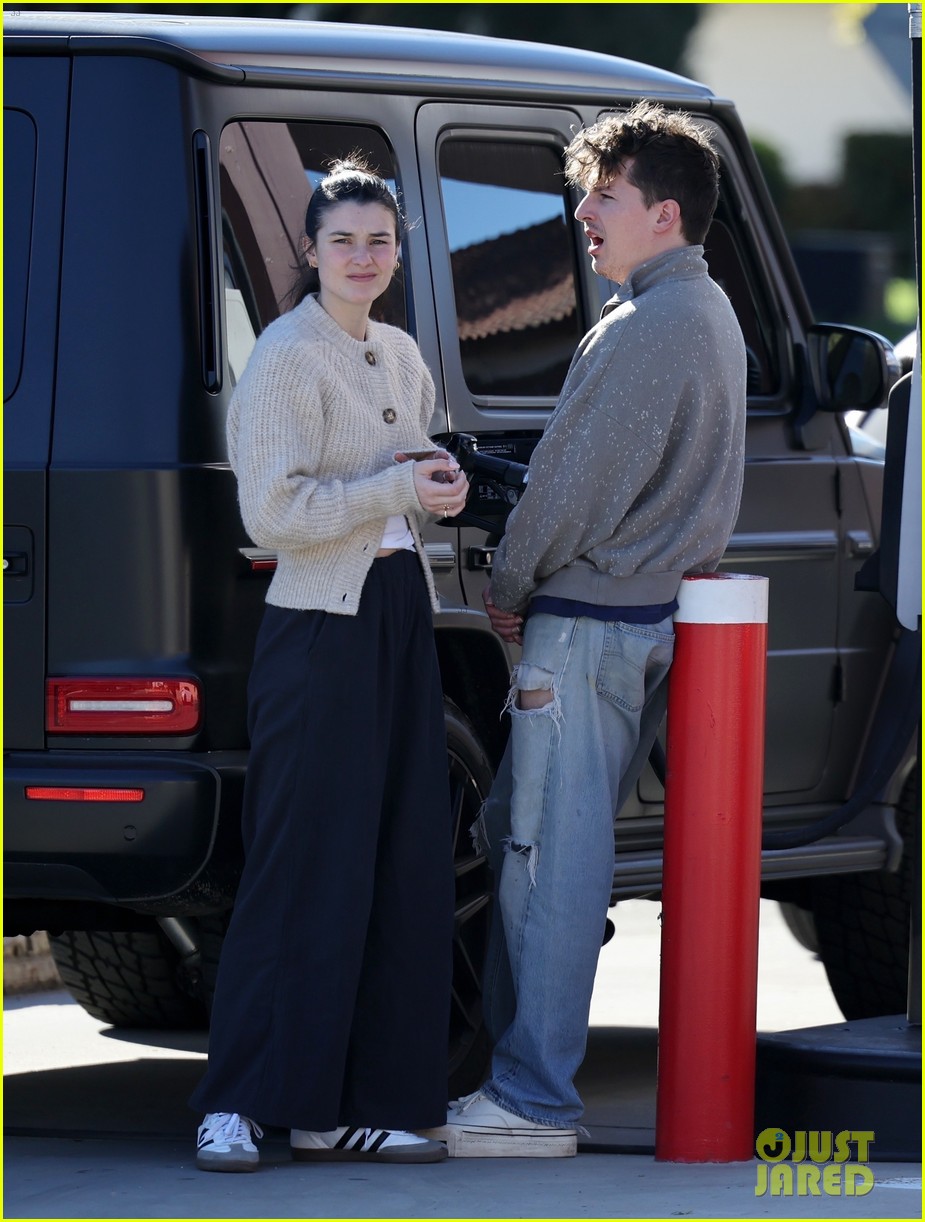 Charlie Puth Packs on PDA with Girlfriend Brooke Sansone During Gas ...