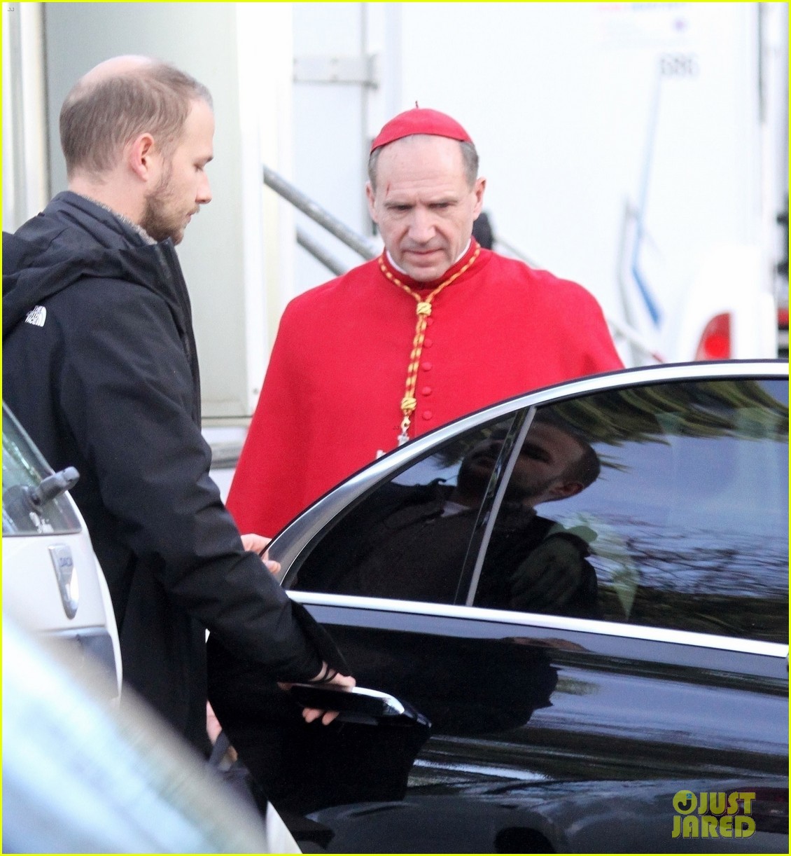 Ralph Fiennes Gets Into Character as Cardinal Lomeli on 'Conclave' Set ...