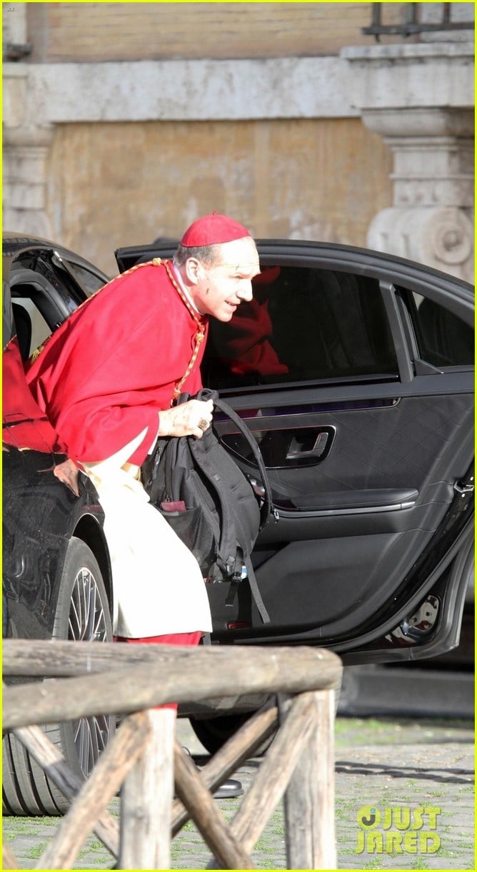 Ralph Fiennes Gets Into Character as Cardinal Lomeli on 'Conclave' Set ...