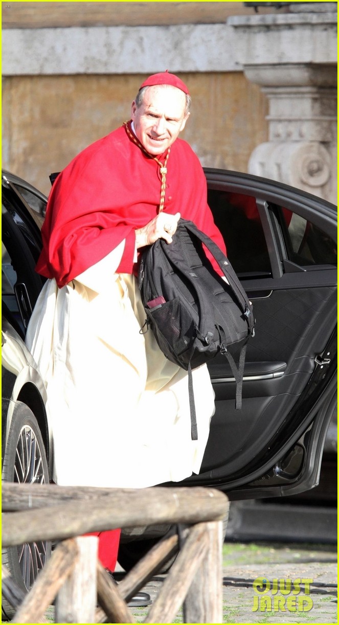 Ralph Fiennes Gets Into Character as Cardinal Lomeli on 'Conclave' Set ...