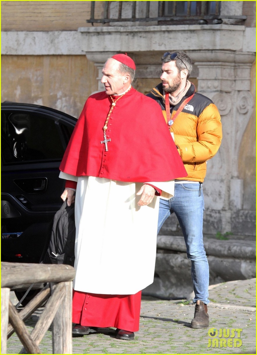 Ralph Fiennes Gets Into Character as Cardinal Lomeli on 'Conclave' Set ...