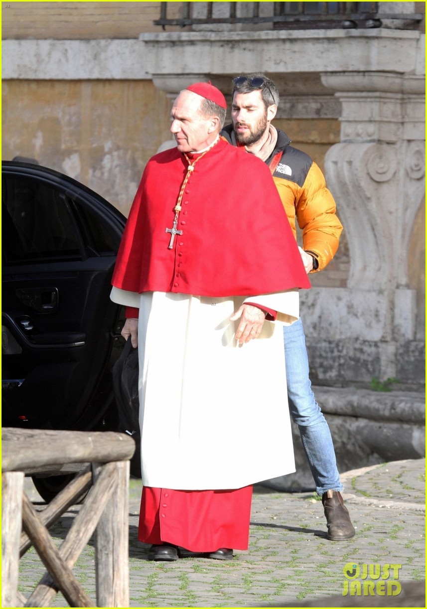 Ralph Fiennes Gets Into Character as Cardinal Lomeli on 'Conclave' Set ...