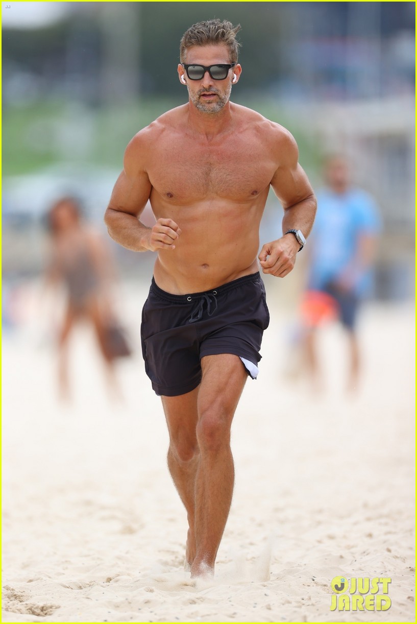 Australia's First Bachelor, Tim Robards, Looks So Fit at 40 - See New Shirtless Photos!: Photo ...