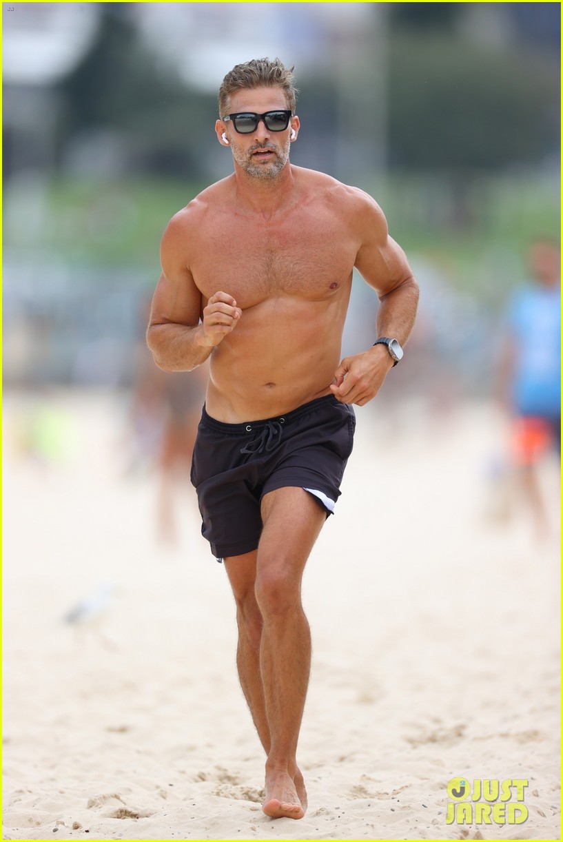 Australia's First Bachelor, Tim Robards, Looks So Fit at 40 - See New ...