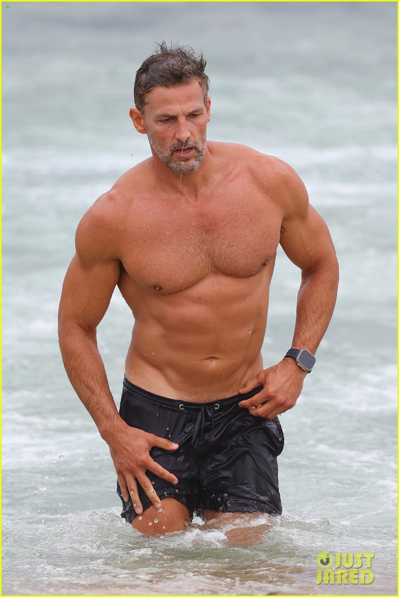 Australia's First Bachelor, Tim Robards, Looks So Fit at 40 - See New Shirtless Photos!: Photo ...