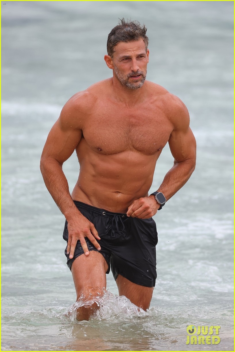 Australia's First Bachelor, Tim Robards, Looks So Fit at 40 - See New ...