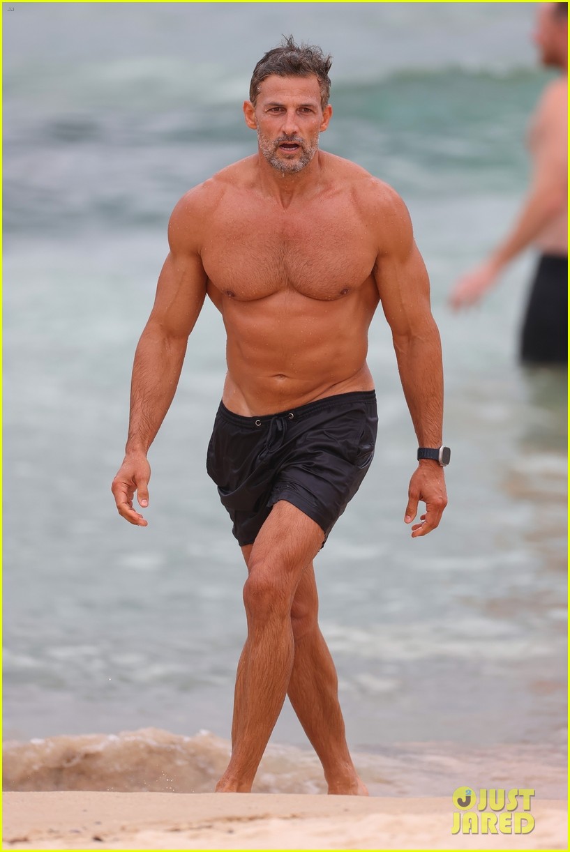 Australia's First Bachelor, Tim Robards, Looks So Fit at 40 - See New ...