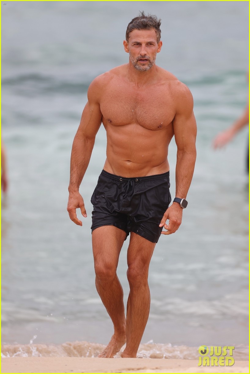 Australia's First Bachelor, Tim Robards, Looks So Fit at 40 - See New ...