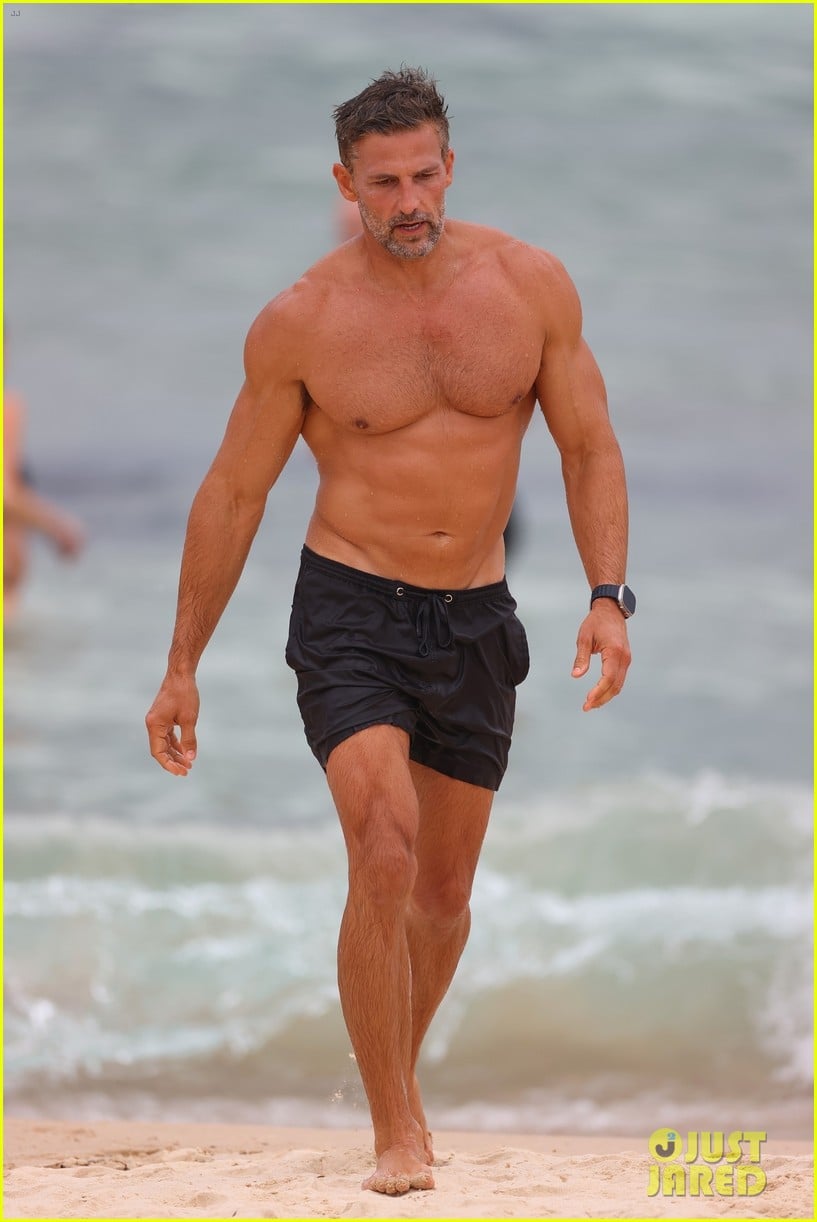 Australia's First Bachelor, Tim Robards, Looks So Fit at 40 - See New ...