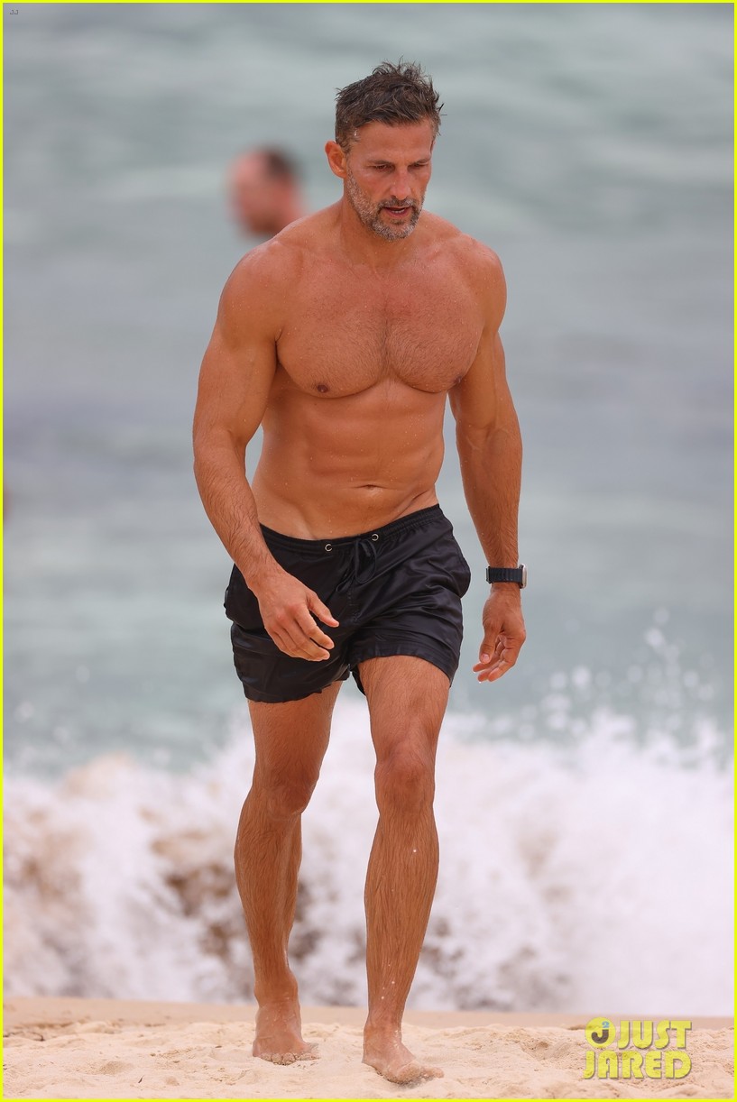 Photo: tim robards shirtless beach photos 56 | Photo 4887030 | Just ...