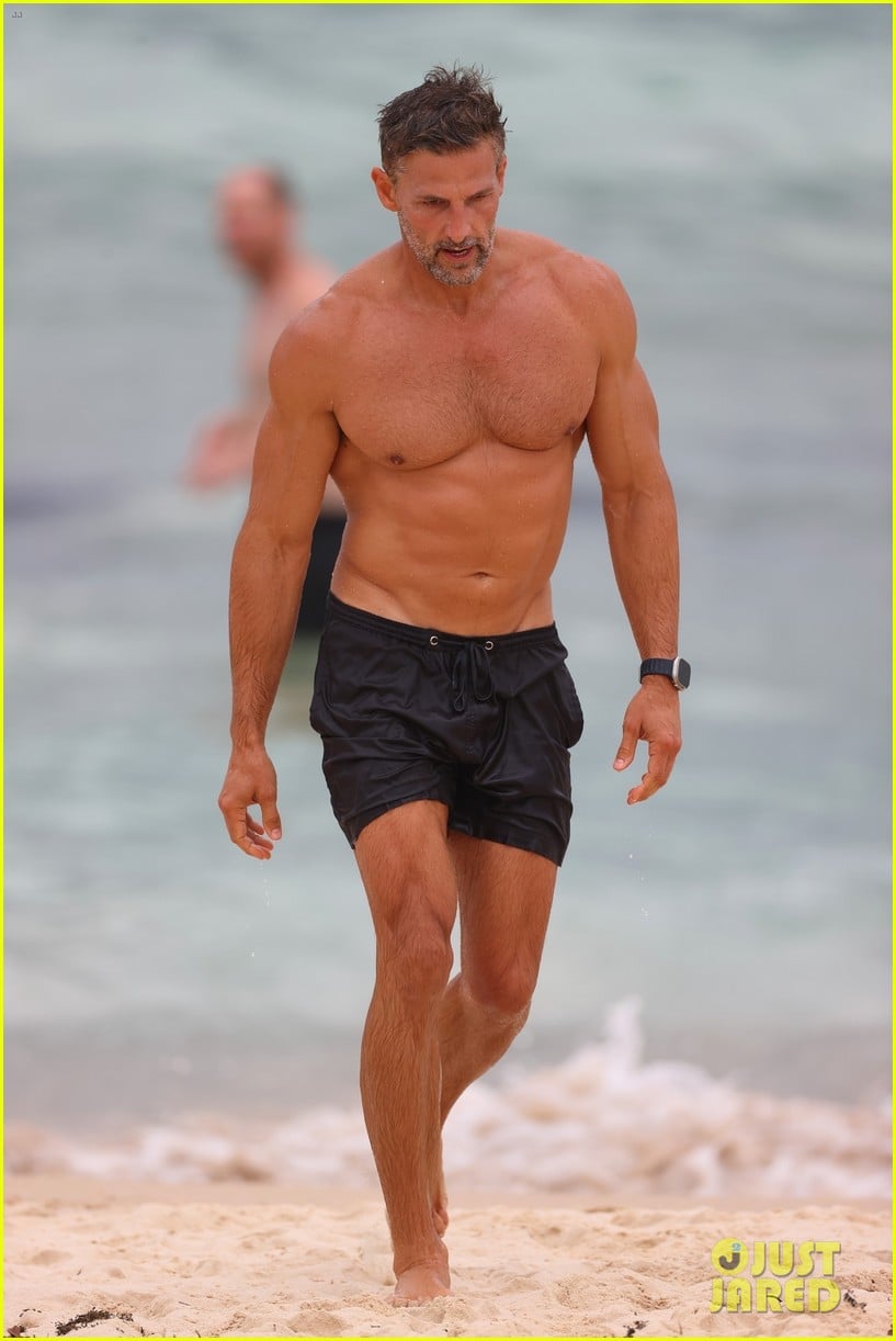 Australia's First Bachelor, Tim Robards, Looks So Fit at 40 - See New ...