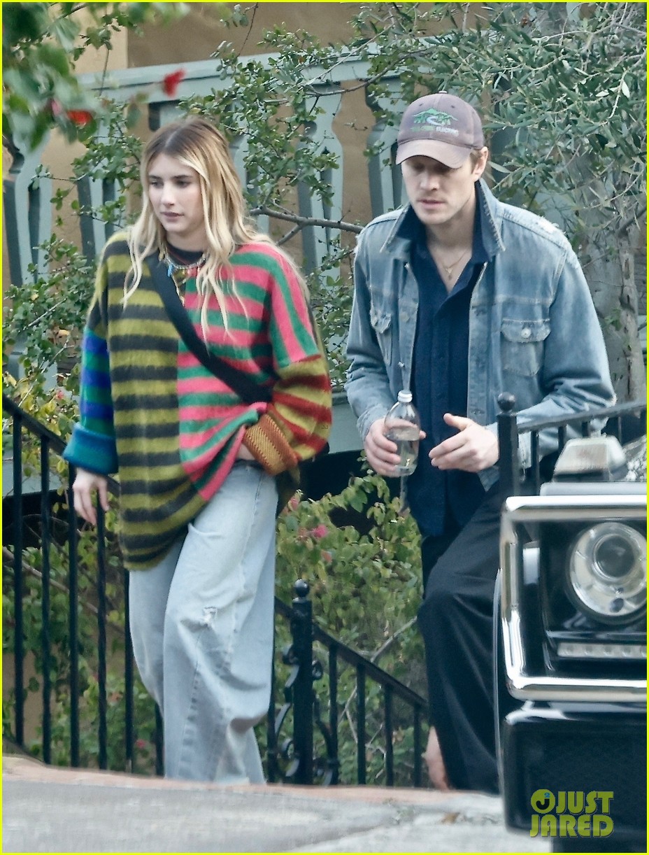 Emma Roberts Checks Out Open House with Boyfriend Cody John: Photo ...