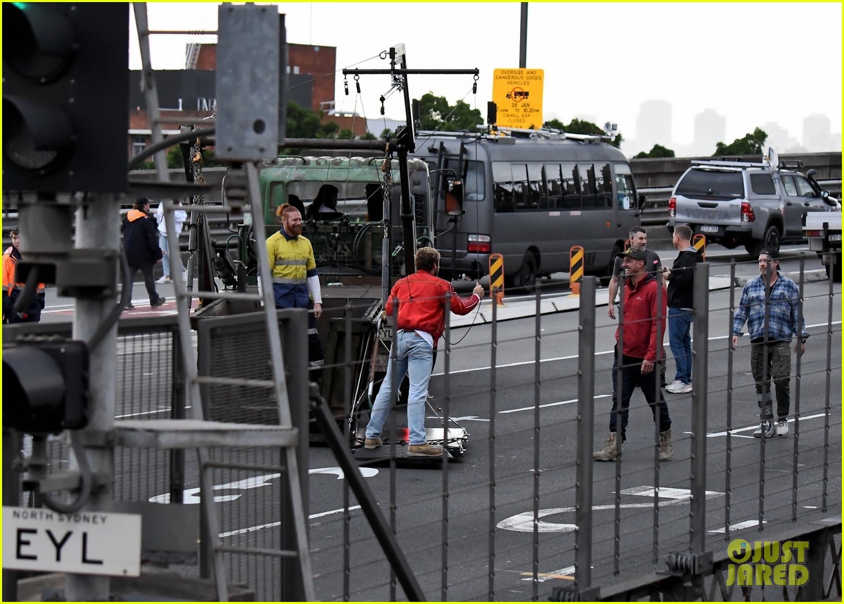Ryan Gosling Hangs on For Dear Life While Filming 'The Fall Guy' Stunt ...