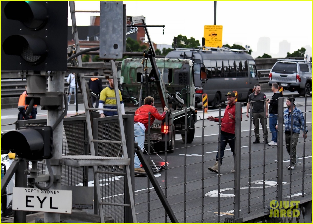 Ryan Gosling Hangs on For Dear Life While Filming 'The Fall Guy' Stunt ...