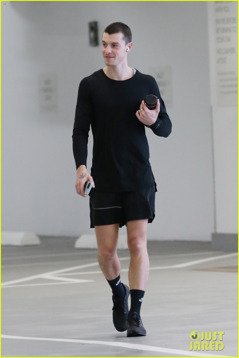 Shawn Mendes Shows Off His New Buzz Cut While Hitting the Gym: Photo ...