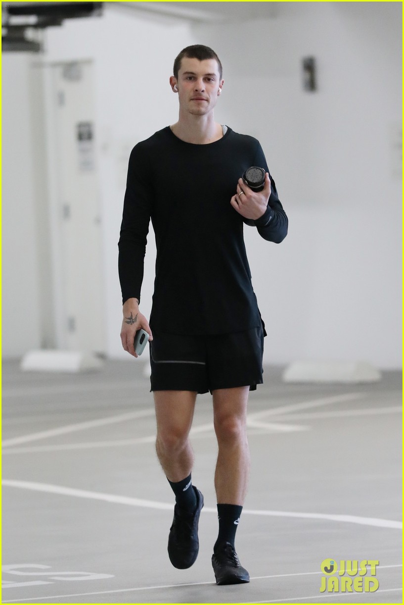 Shawn Mendes Shows Off His New Buzz Cut While Hitting the Gym: Photo ...