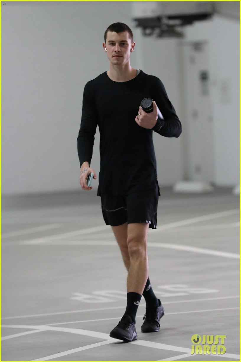 Photo: shawn mendes buzzed head gym 32 | Photo 4879203 | Just Jared
