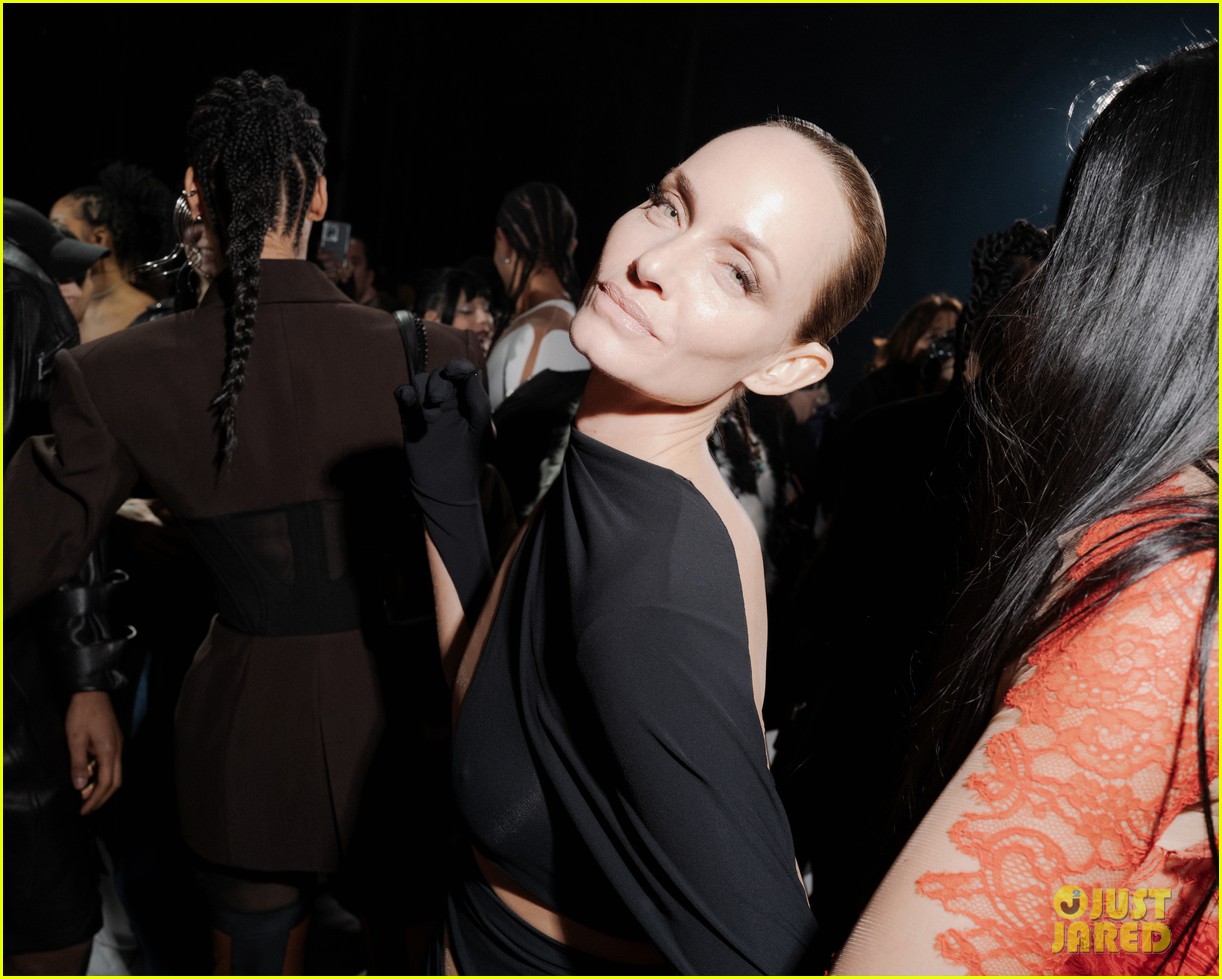 Irina Shayk, Ziwe Fumudoh, & Dominique Jackson Walk the Runway in ...