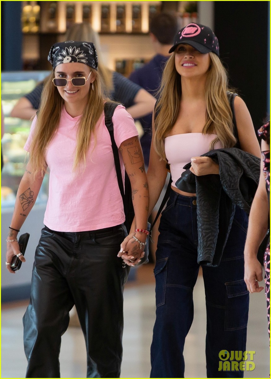 Chrishell Stause Holds Hands with Partner G-Flip While Arriving in ...