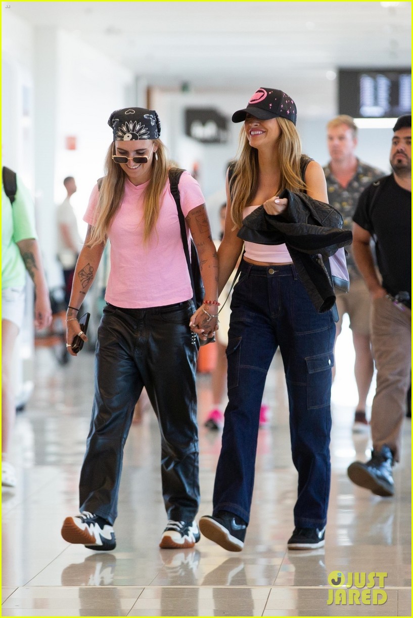 Chrishell Stause Holds Hands with Partner G-Flip While Arriving in ...