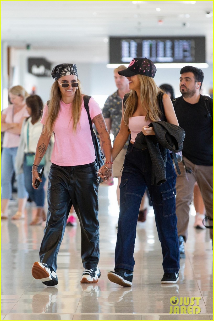 Chrishell Stause Holds Hands with Partner G-Flip While Arriving in ...