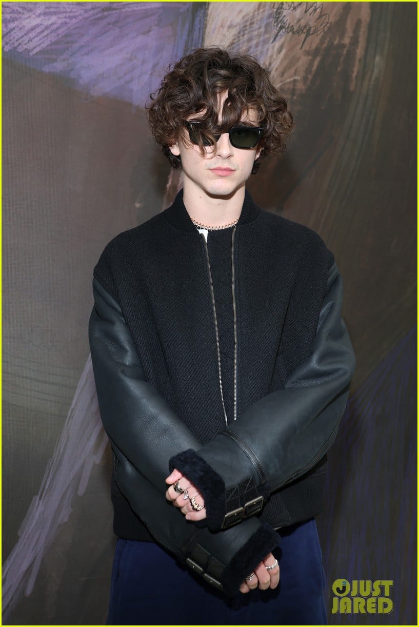 Timothee Chalamet Attends Loewe Show in Paris with 'Bones & All' Co ...