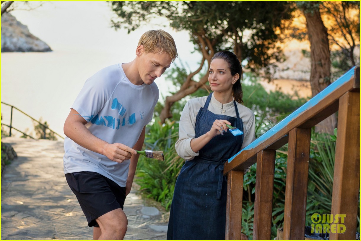 Alison Sweeney Dishes on Filming Hallmark's 'The Wedding Veil: Journey ...