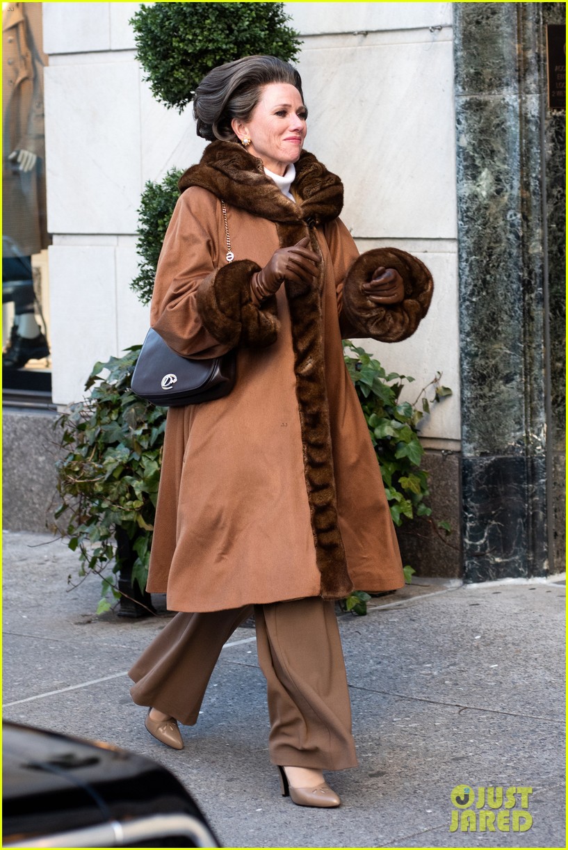 Naomi Watts is Nearly Unrecognizable as Babe Paley on Set of 'Feud' in ...