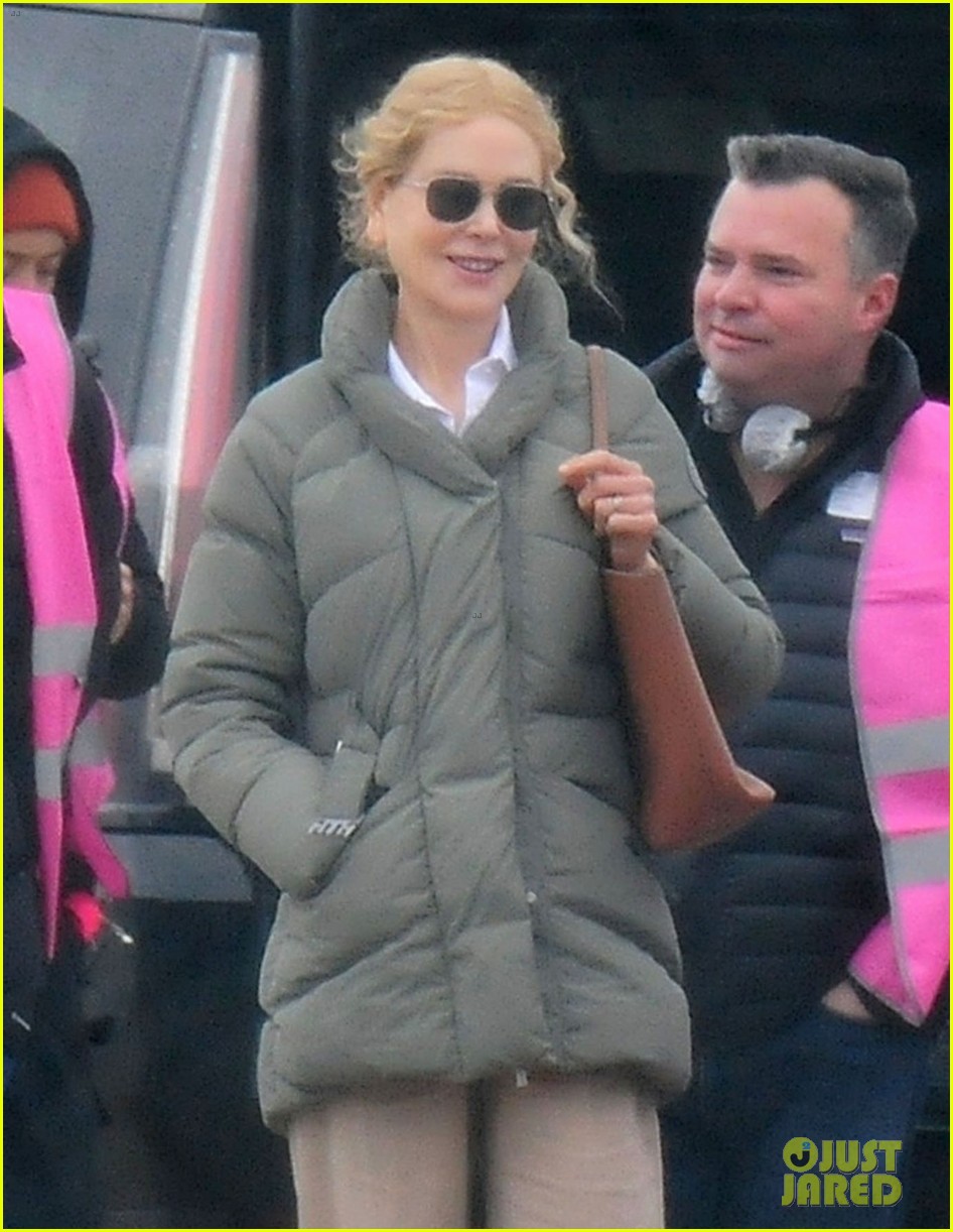 Nicole Kidman & Zoe Saldana Film Scenes for 'Lioness' at Airport in ...