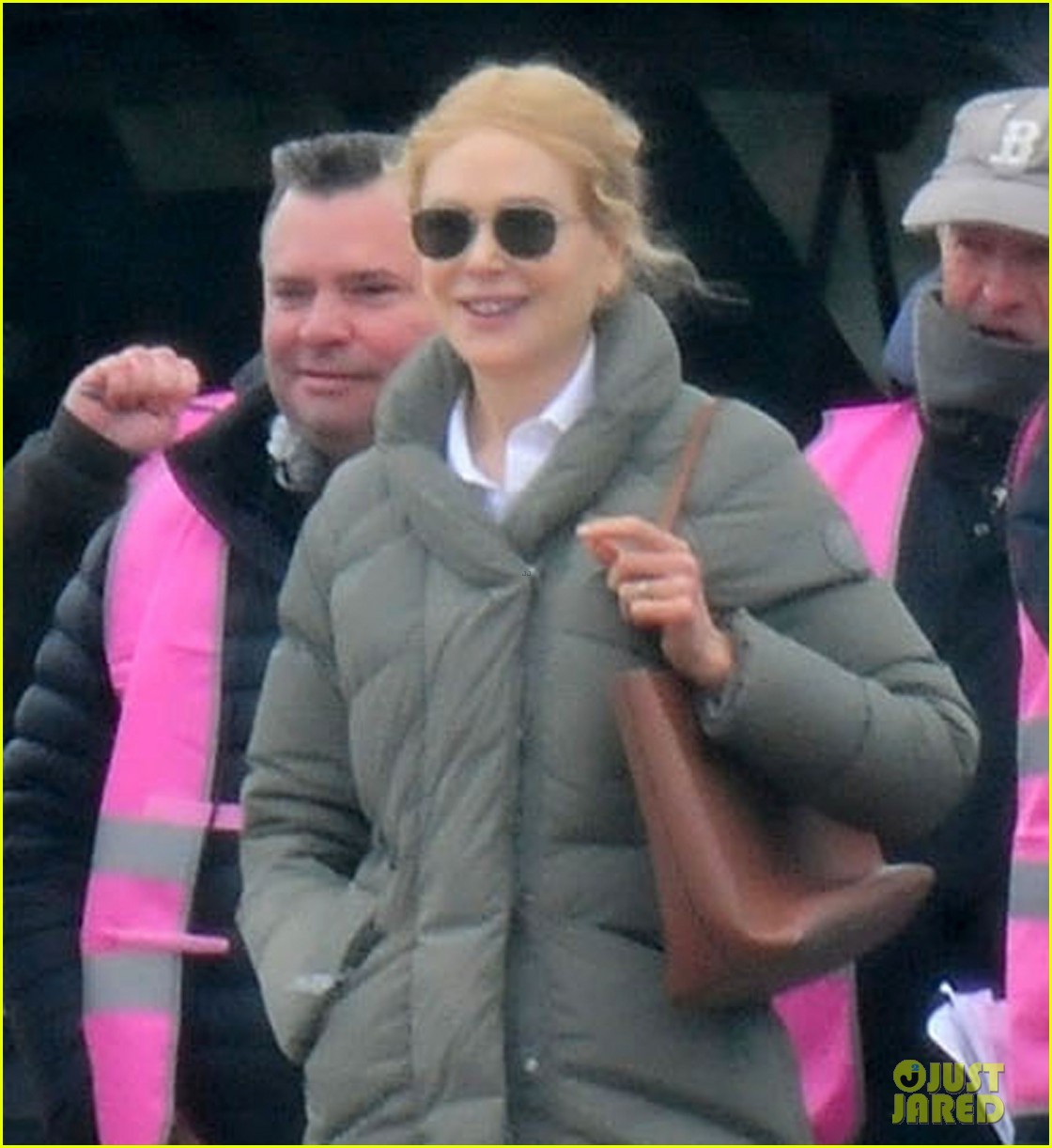 Nicole Kidman & Zoe Saldana Film Scenes for 'Lioness' at Airport in ...