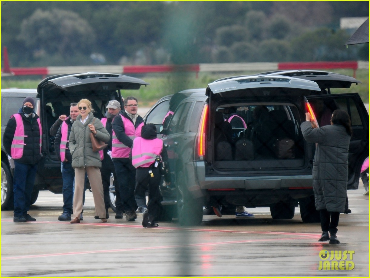 Nicole Kidman & Zoe Saldana Film Scenes for 'Lioness' at Airport in ...