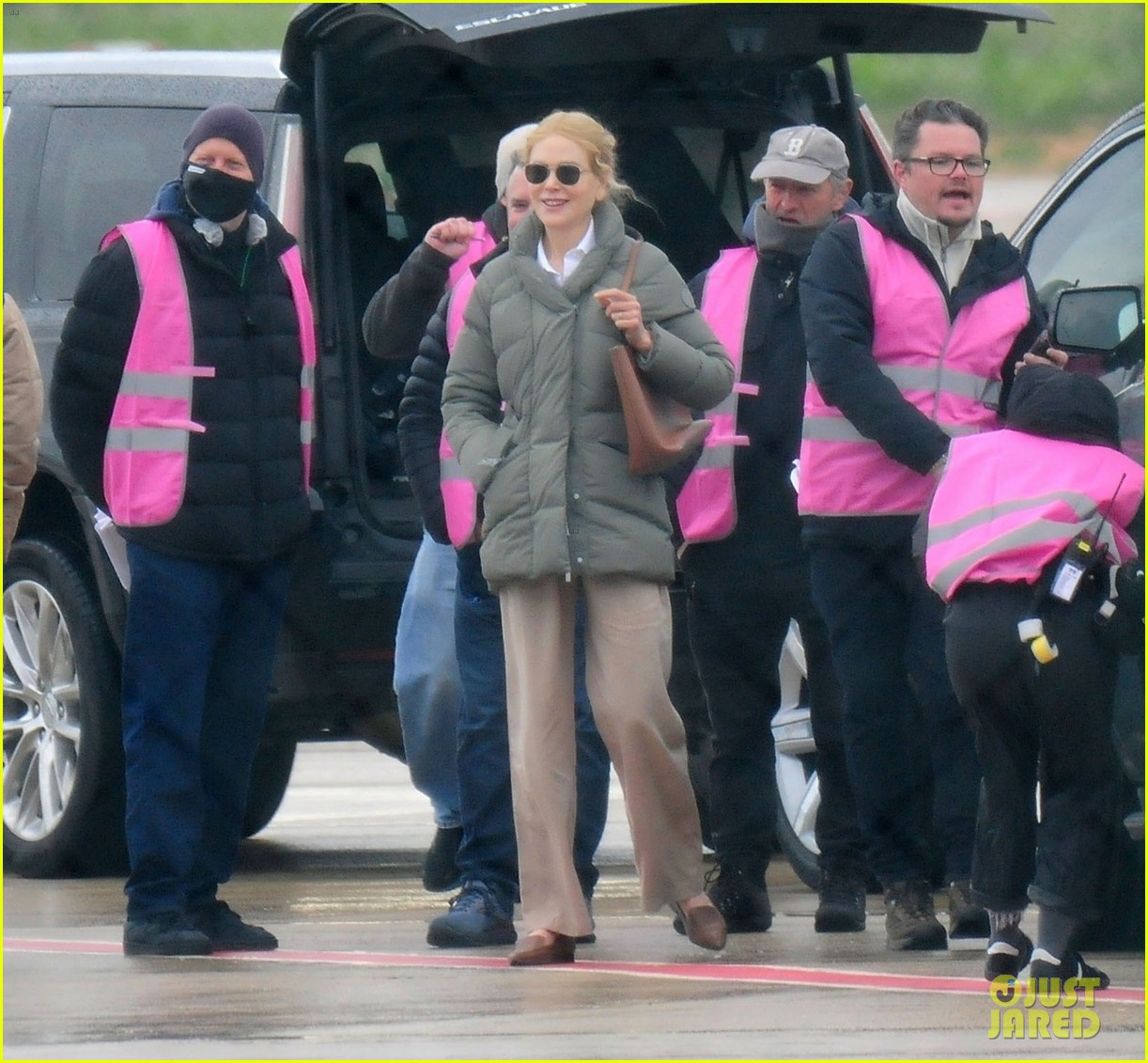 Nicole Kidman & Zoe Saldana Film Scenes for 'Lioness' at Airport in ...