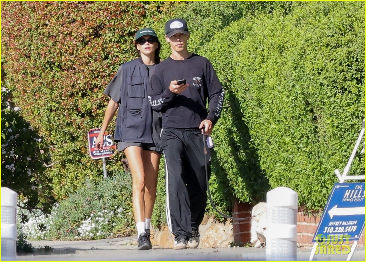 Austin Butler & Girlfriend Kaia Gerber go for a Stroll Days After Ex ...