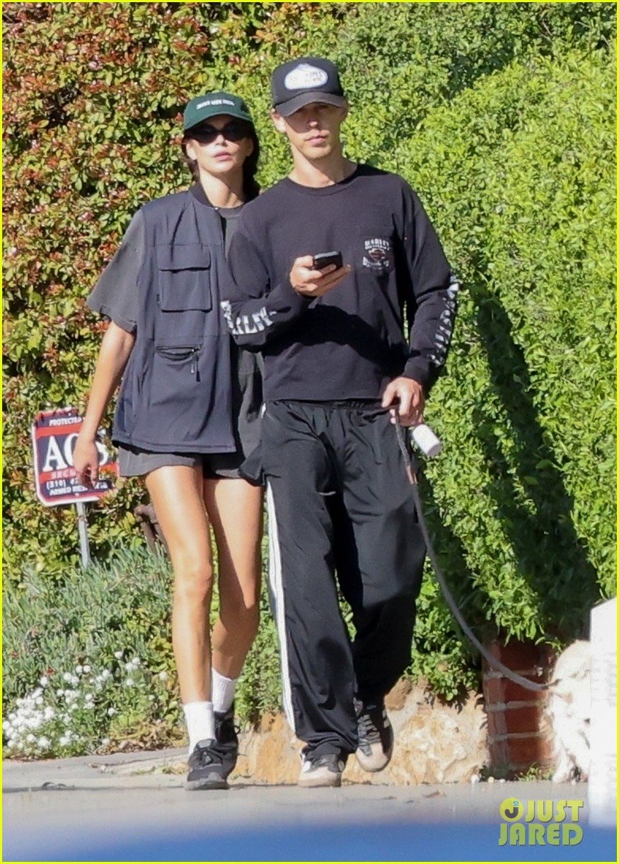 Austin Butler & Girlfriend Kaia Gerber go for a Stroll Days After Ex ...