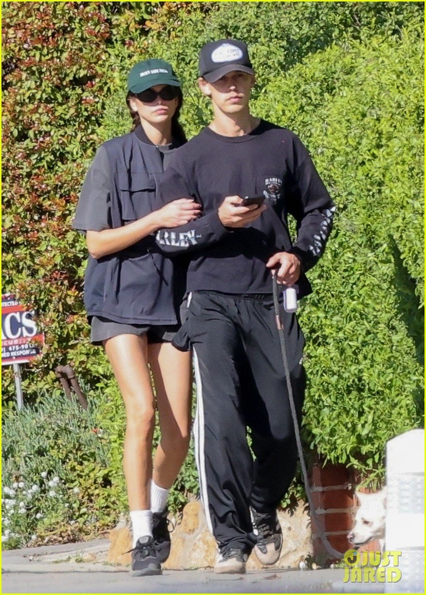Austin Butler & Girlfriend Kaia Gerber go for a Stroll Days After Ex ...
