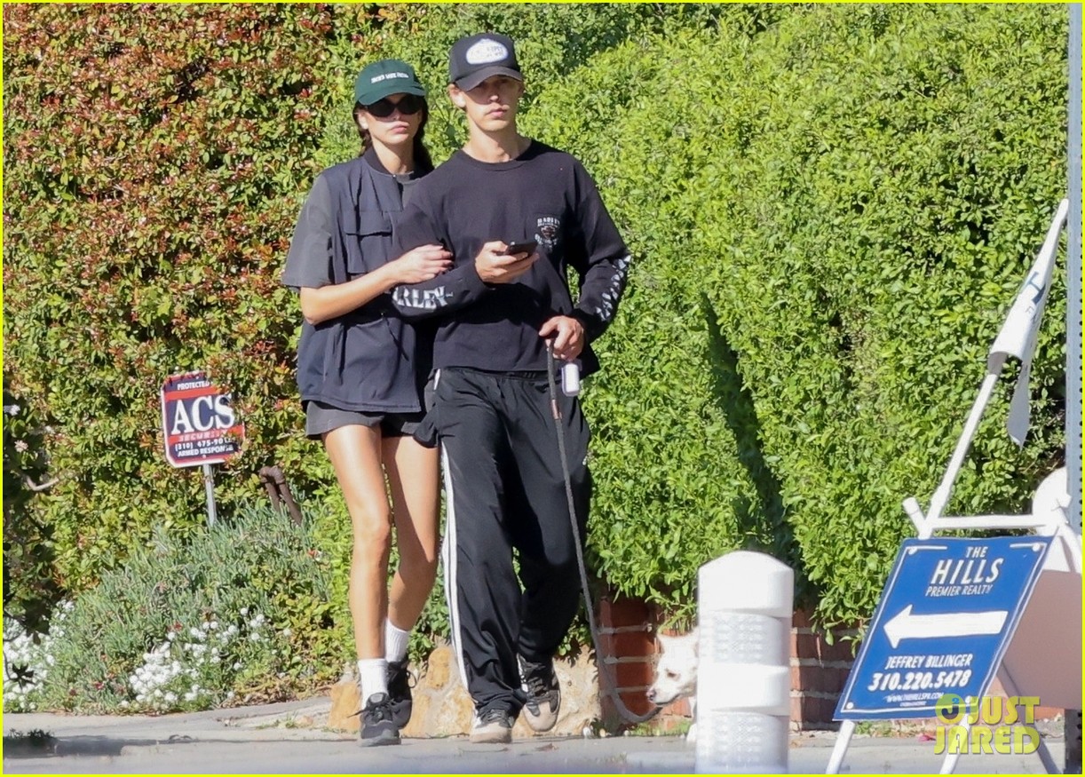 Austin Butler & Girlfriend Kaia Gerber go for a Stroll Days After Ex ...