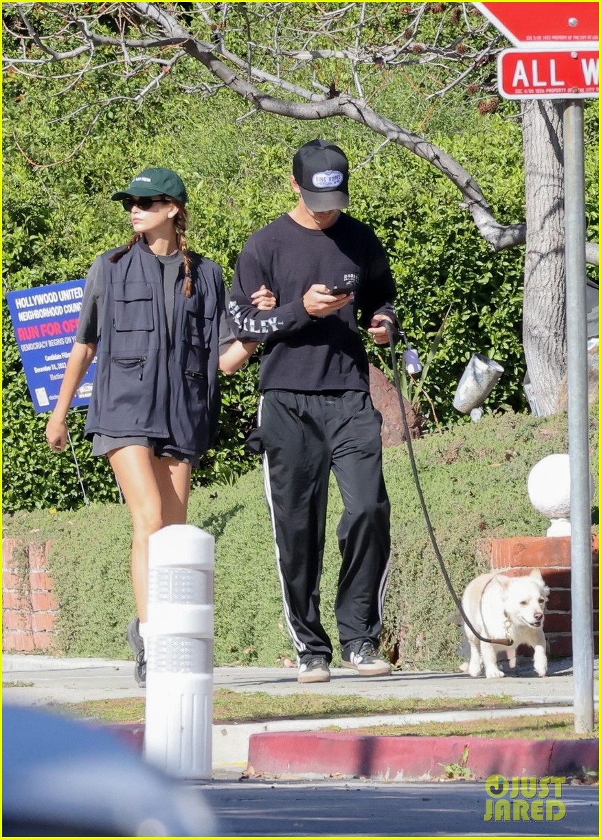 Austin Butler & Girlfriend Kaia Gerber go for a Stroll Days After Ex ...