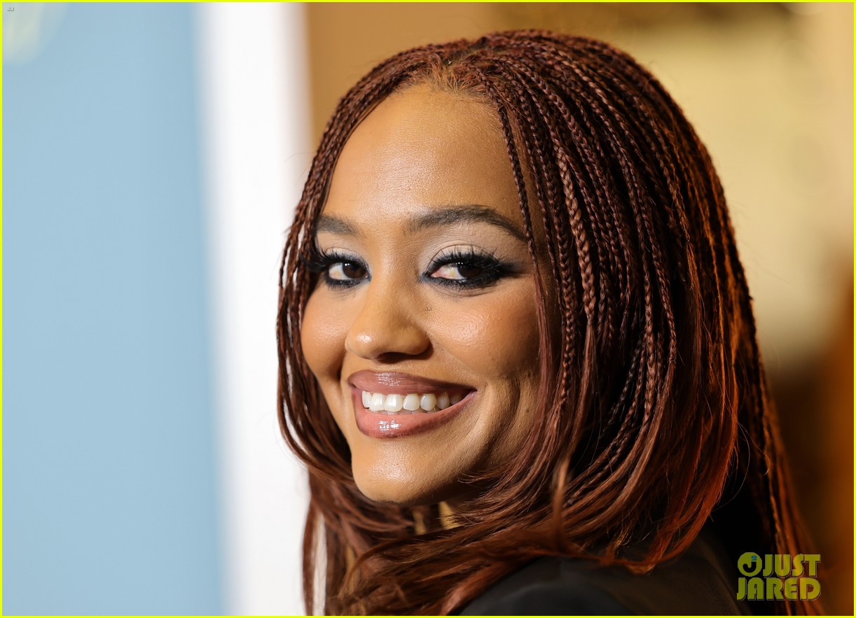 Alison Brie & Dave Franco Couple Up For Premiere of 'Somebody I Used To ...