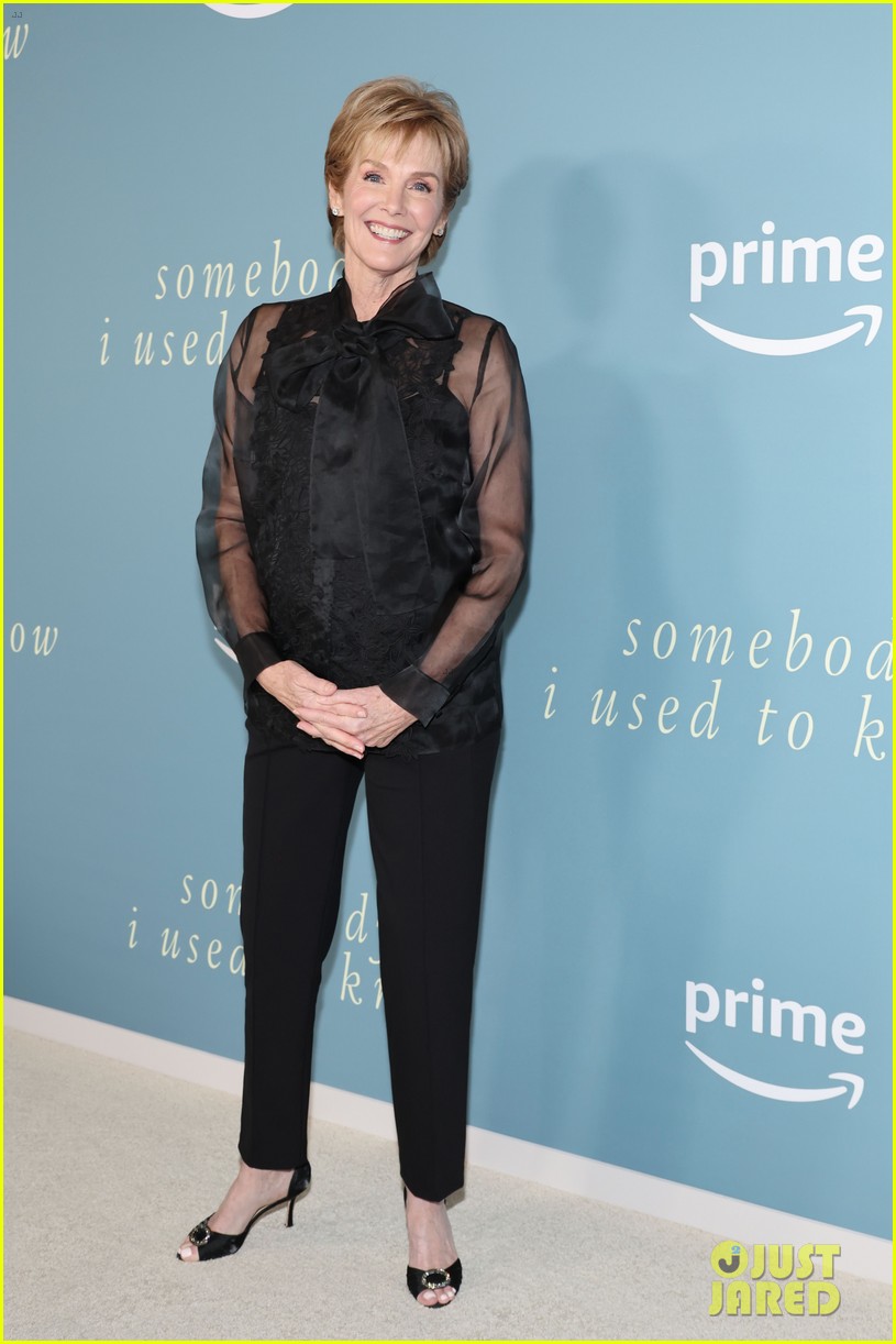 Alison Brie & Dave Franco Couple Up For Premiere of 'Somebody I Used To ...