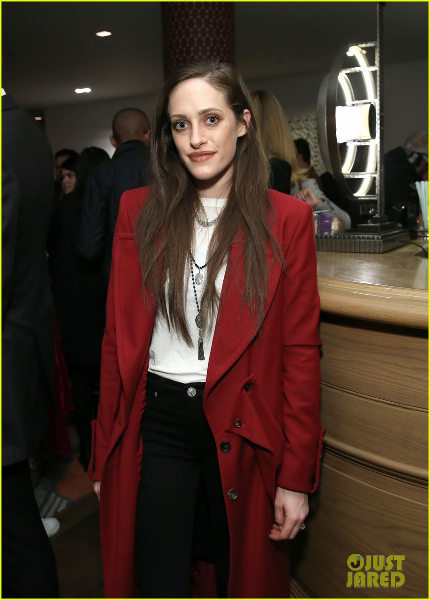 'Mr. Robot' Actress Carly Chaikin & Husband Ryan Bunnell Break Up After ...