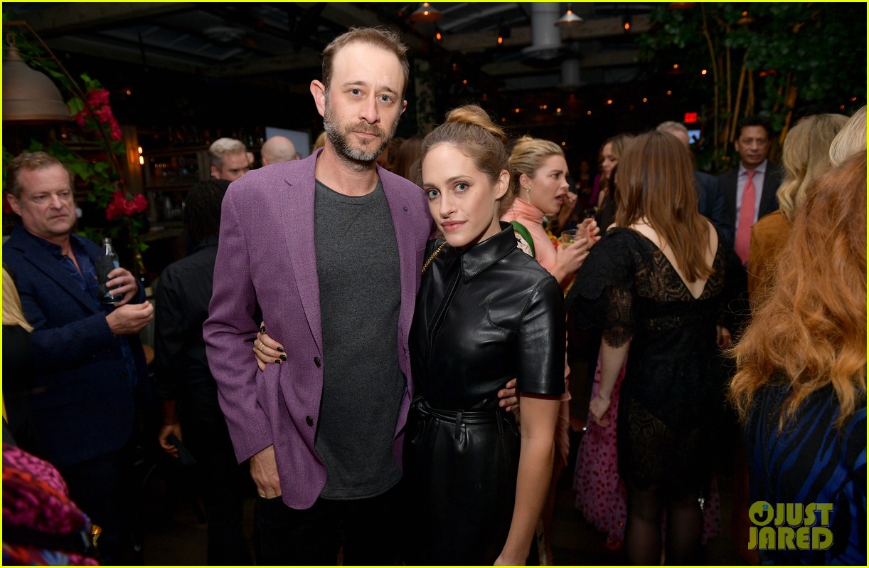 'Mr. Robot' Actress Carly Chaikin & Husband Ryan Bunnell Break Up After ...