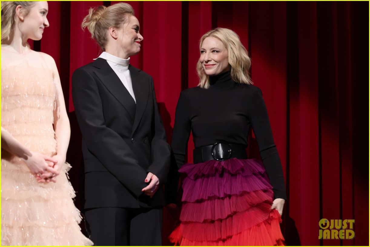 Cate Blanchett Has A Backless Moment at 'TÁR' Premiere in Berlin: Photo ...