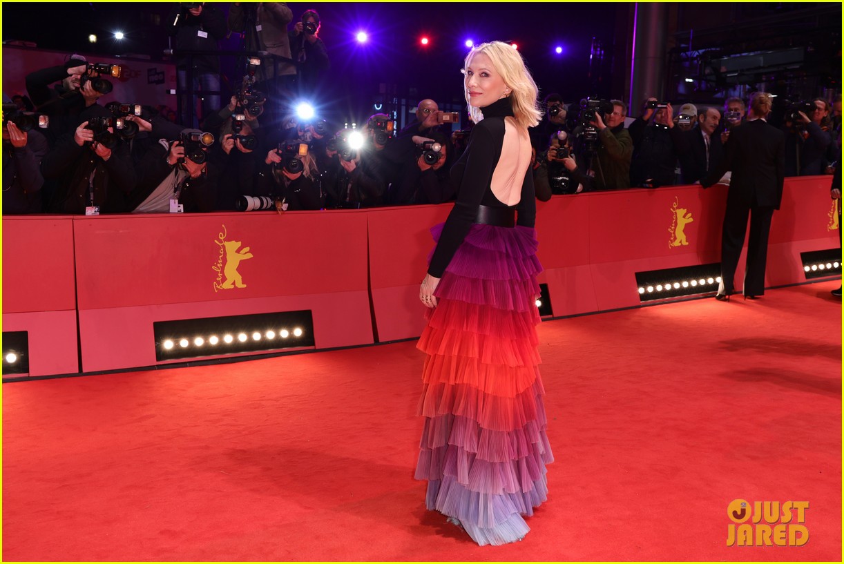 Cate Blanchett Has A Backless Moment at 'TÁR' Premiere in Berlin: Photo ...
